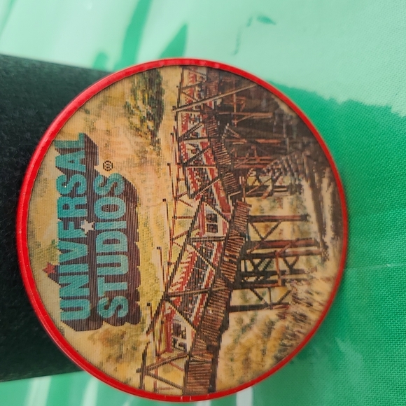 Other | Vintage Holographic Universal Studios Pin | Poshmark